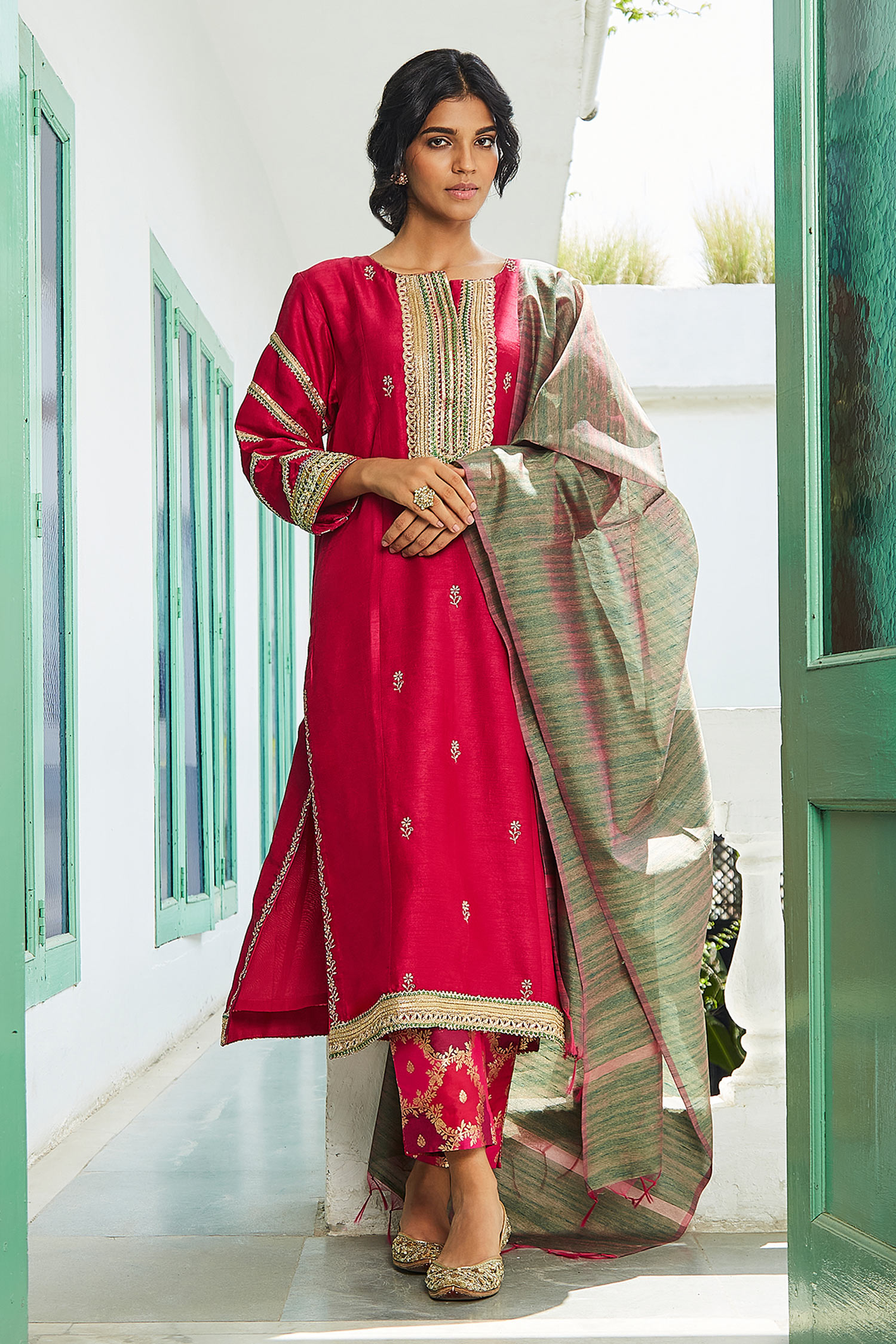 Buy Bo tree Pink Thin Raw Silk Ruby Embroidered Kurta Pant Set Online | Aza Fashions