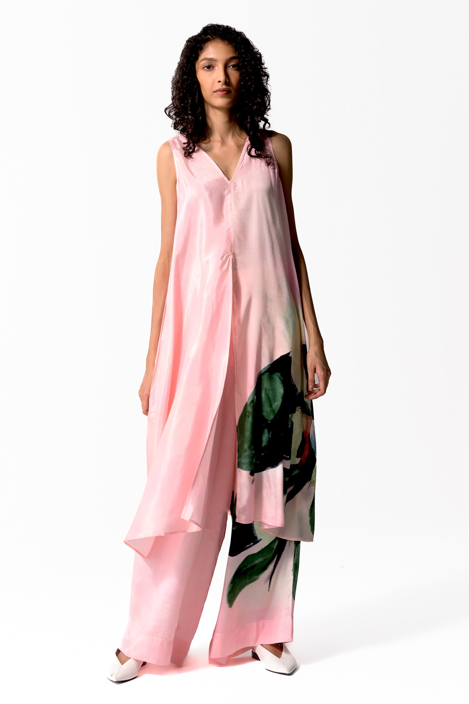 Buy OFRIDA Pink Cotton Silk Budding Blossom Print Front Slit Tunic With ...