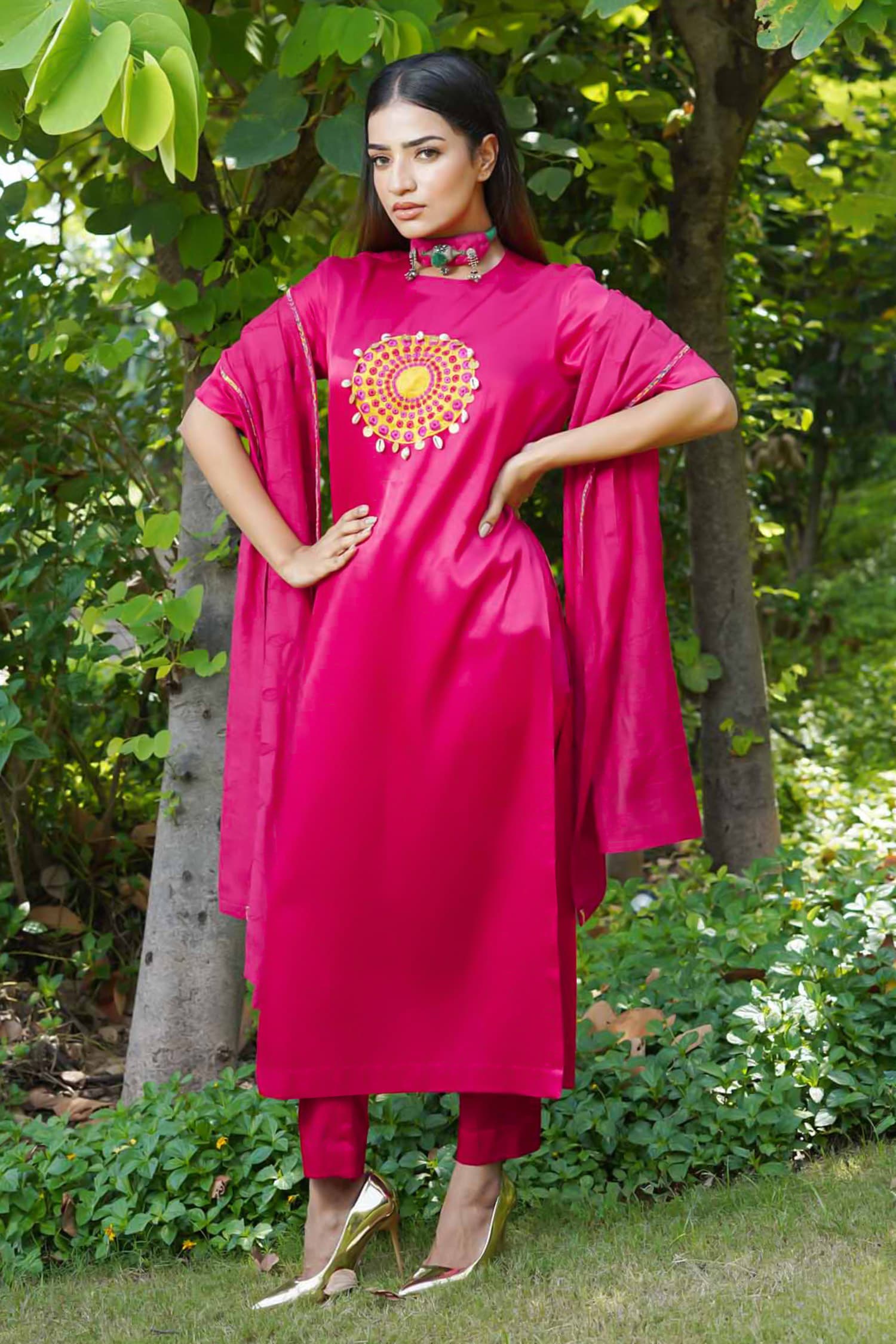 Buy Ekavira Pink Gulab Patch Embroidered Kurta Set Online | Aza Fashions