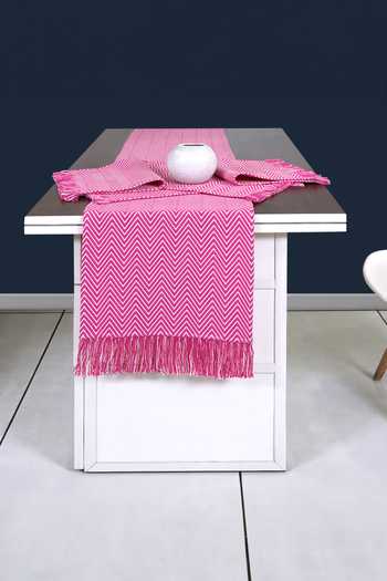 Buy ODE & CLOE Chevron Pattern Table Runner And Table Mat Set Online ...