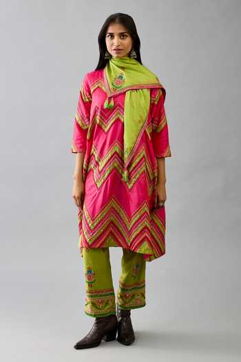 Buy Fuchsia Kurta And Pant: Silk Thread Embroidered Notched Chevron Set ...