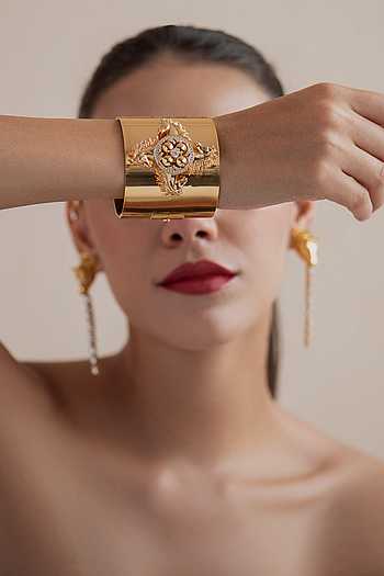 Buy Gold Plated Carved Work And Swarovski Stone Embellished Stallion ...