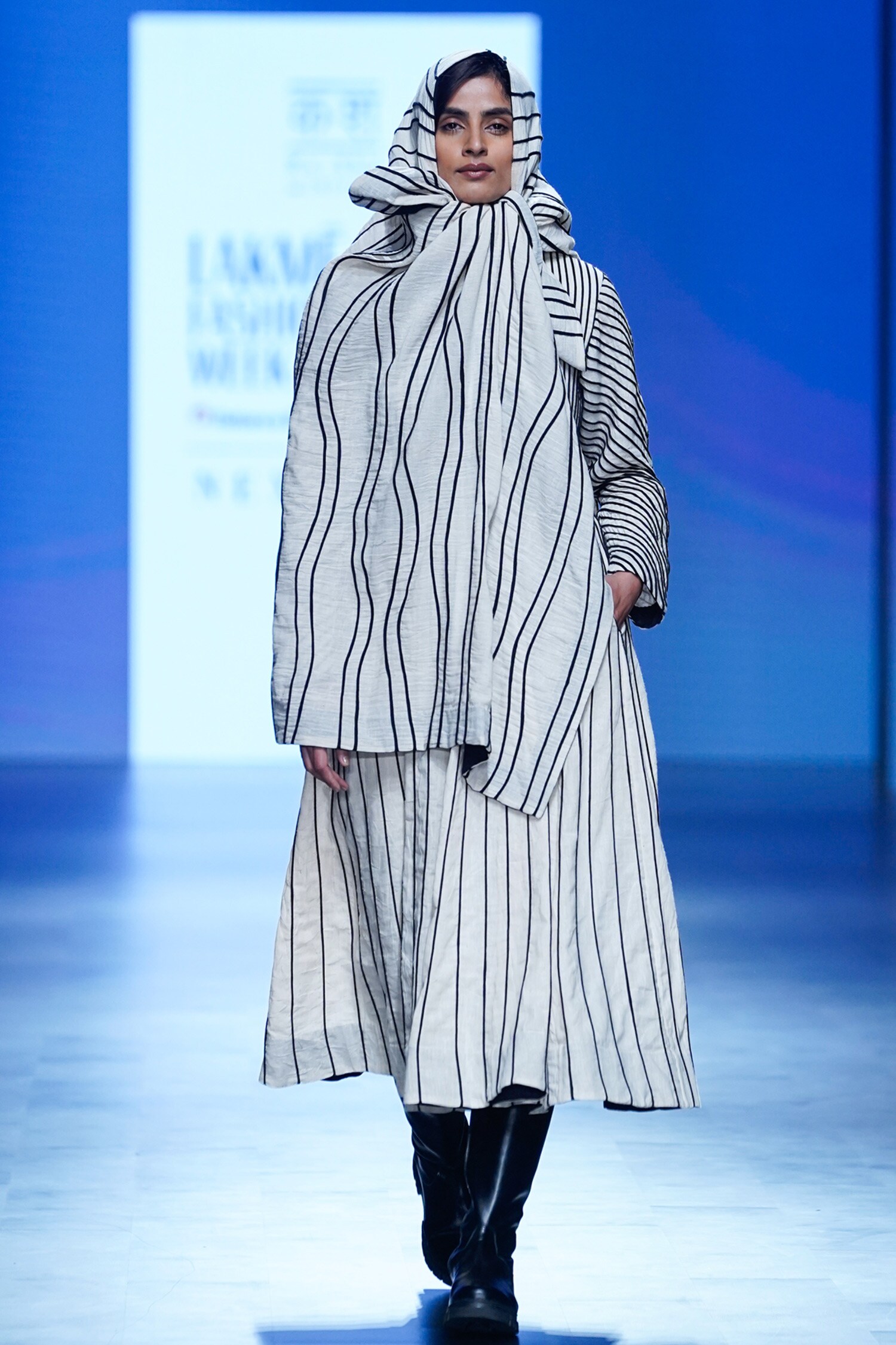 Buy Off White Cording Mystic Wave Corded Applique Scarf by Ka-Sha ...