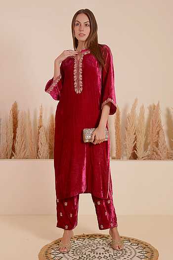 Buy Red Velvet Carnation Bloom Embroidery Mandarin Collar Kurta With ...
