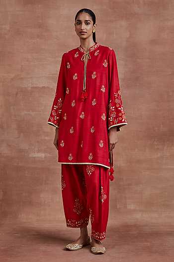 Buy Red Handwoven Moonga Silk Embroidery Aarti Kurta And Salwar Set For ...