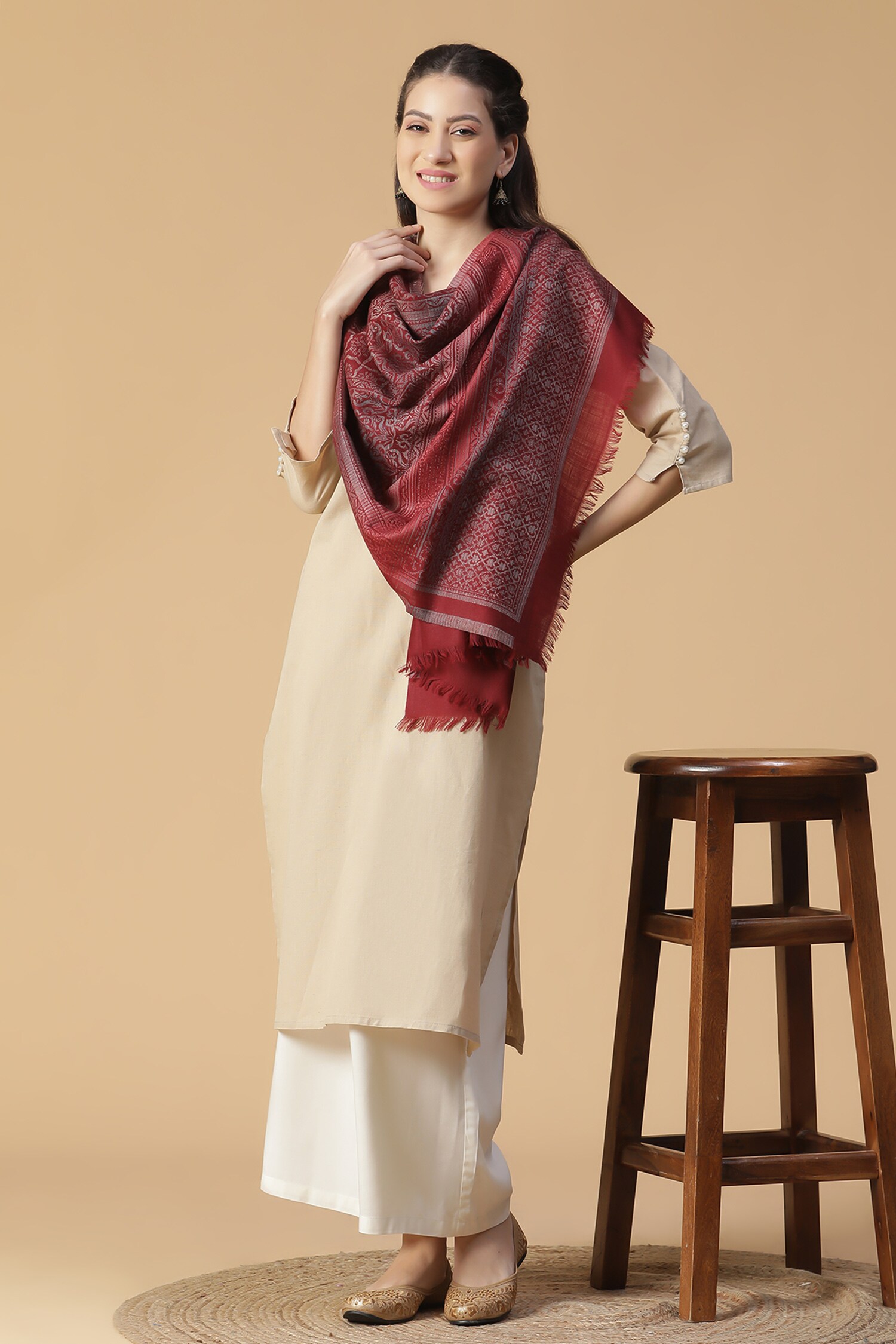 Buy Maroon Omaira Geometric Pattern Woven Stole by SHINGORA Online at ...