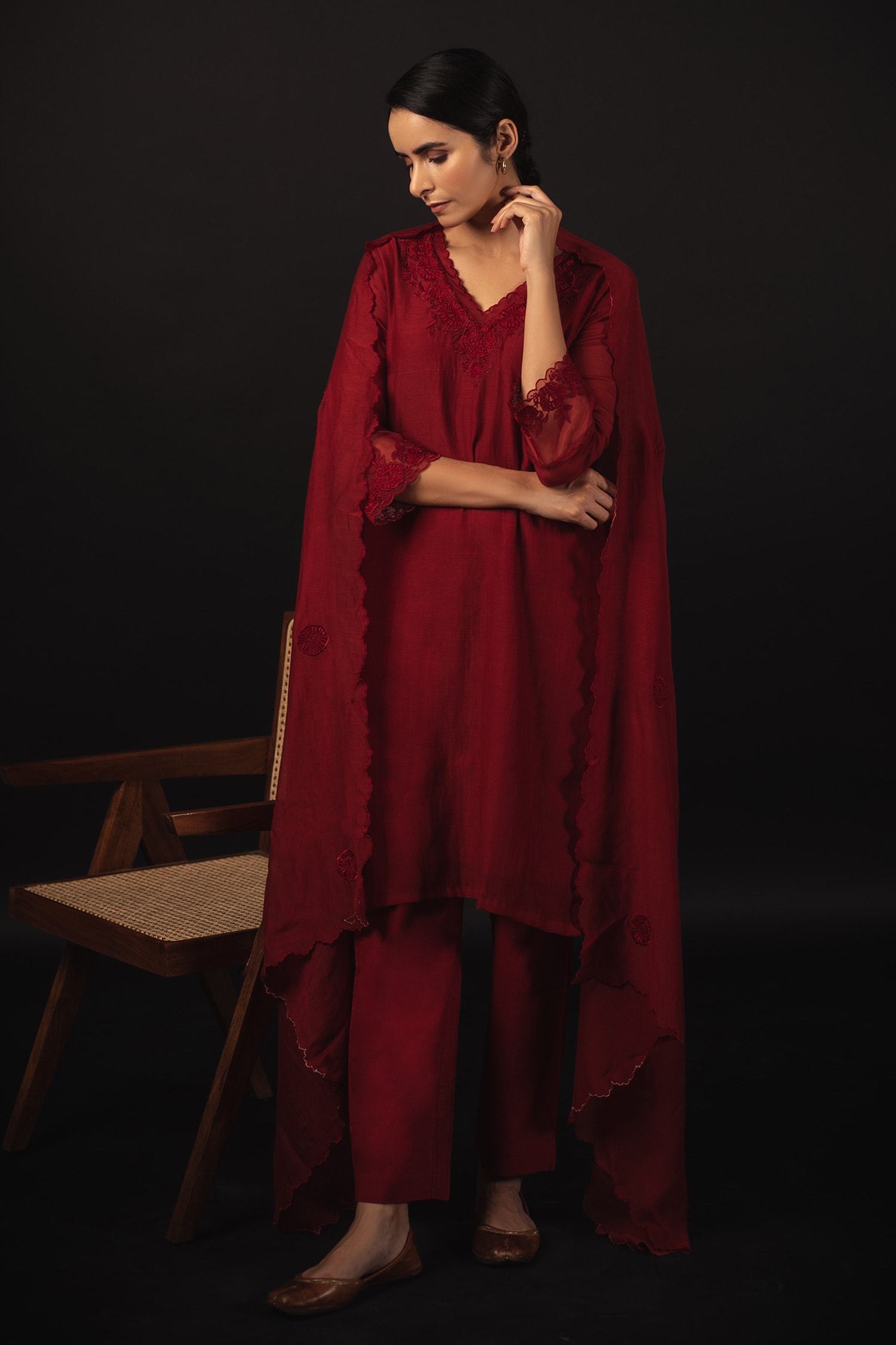 Buy Red Handloom Chanderi Embroidered Resham V Neck Kurta Set For Women ...