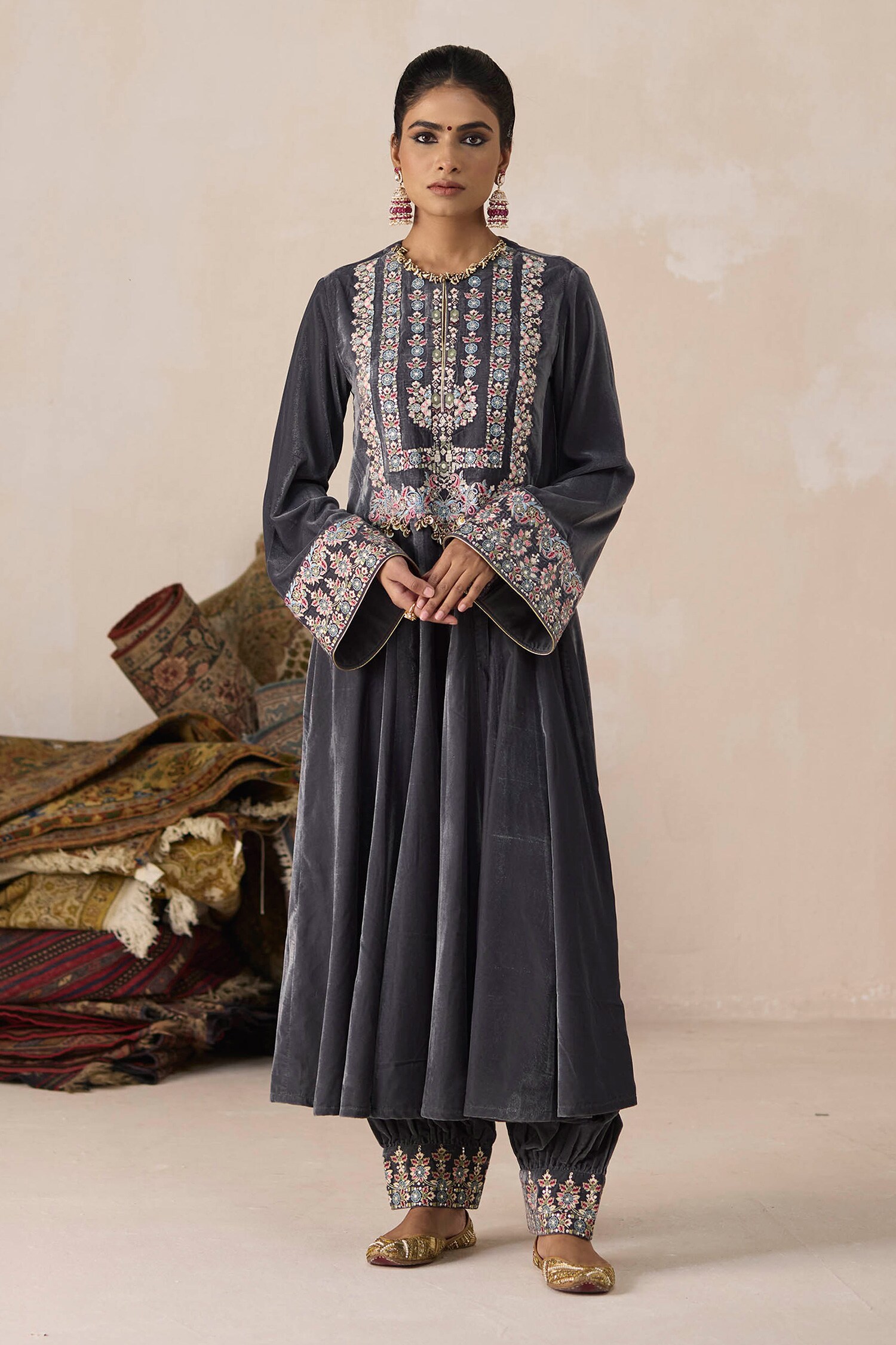 Buy Grey Velvet Embroidered Floral Round Kalidar Kurta And Salwar Set ...