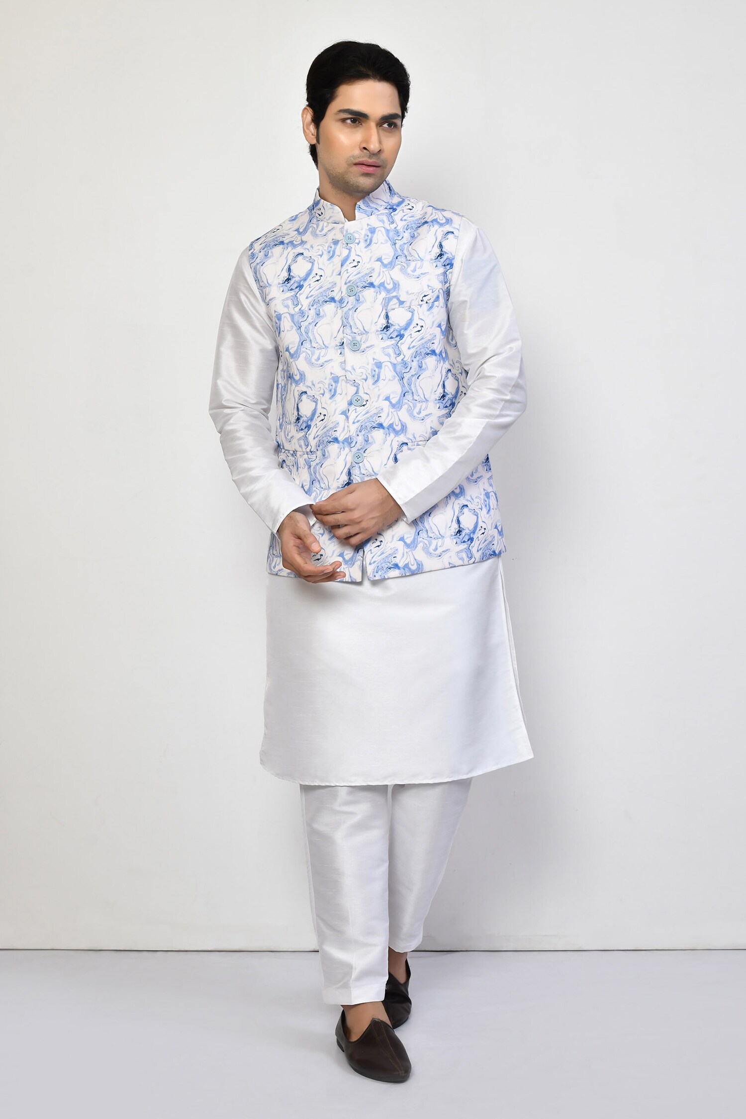 Buy White Linen Blend Abstract Swirl Pattern Bundi For Men by Arihant ...