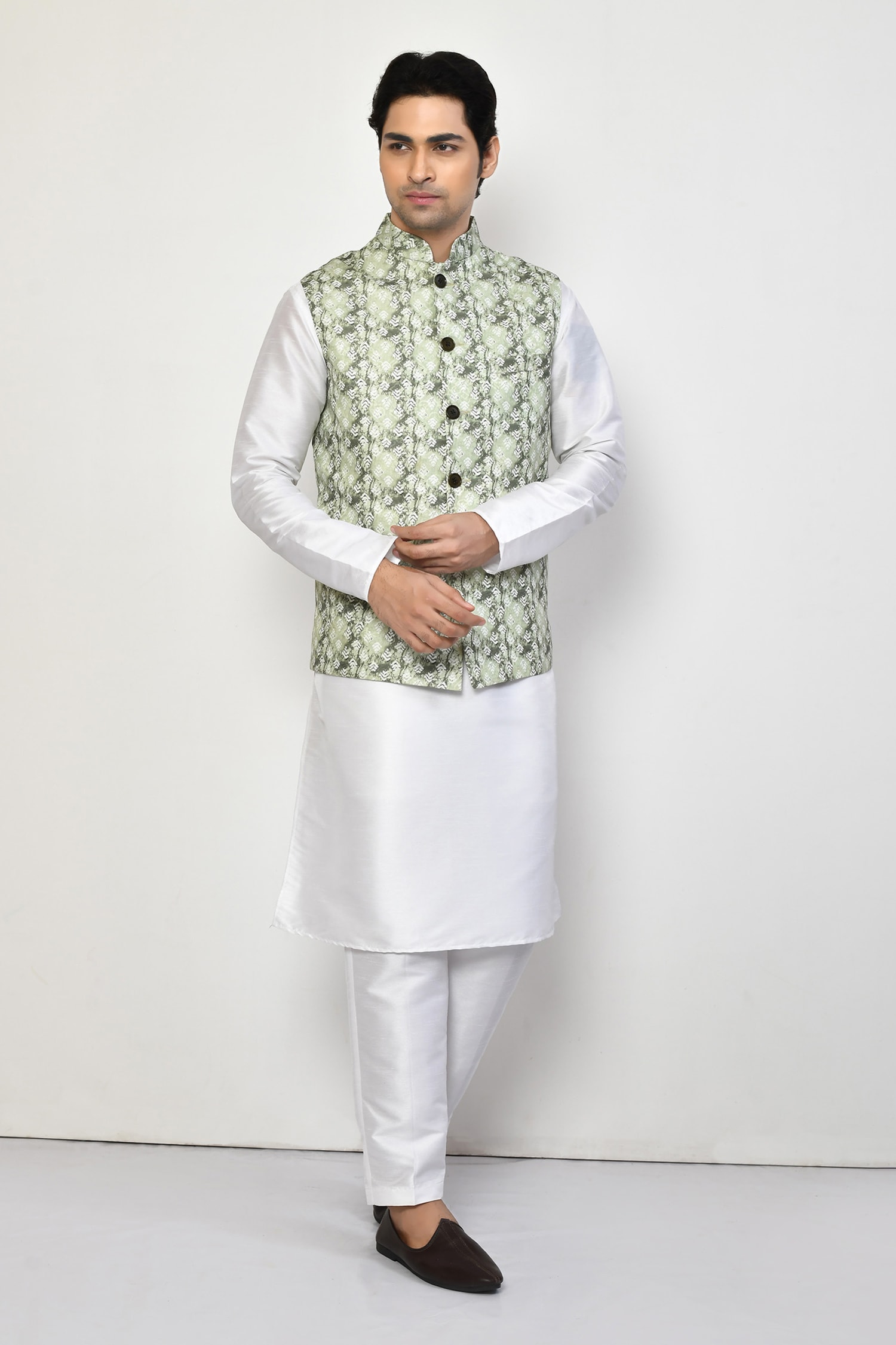 Buy Green Cotton Blend Trellis Pattern Bundi Kurta Set For Men by ...