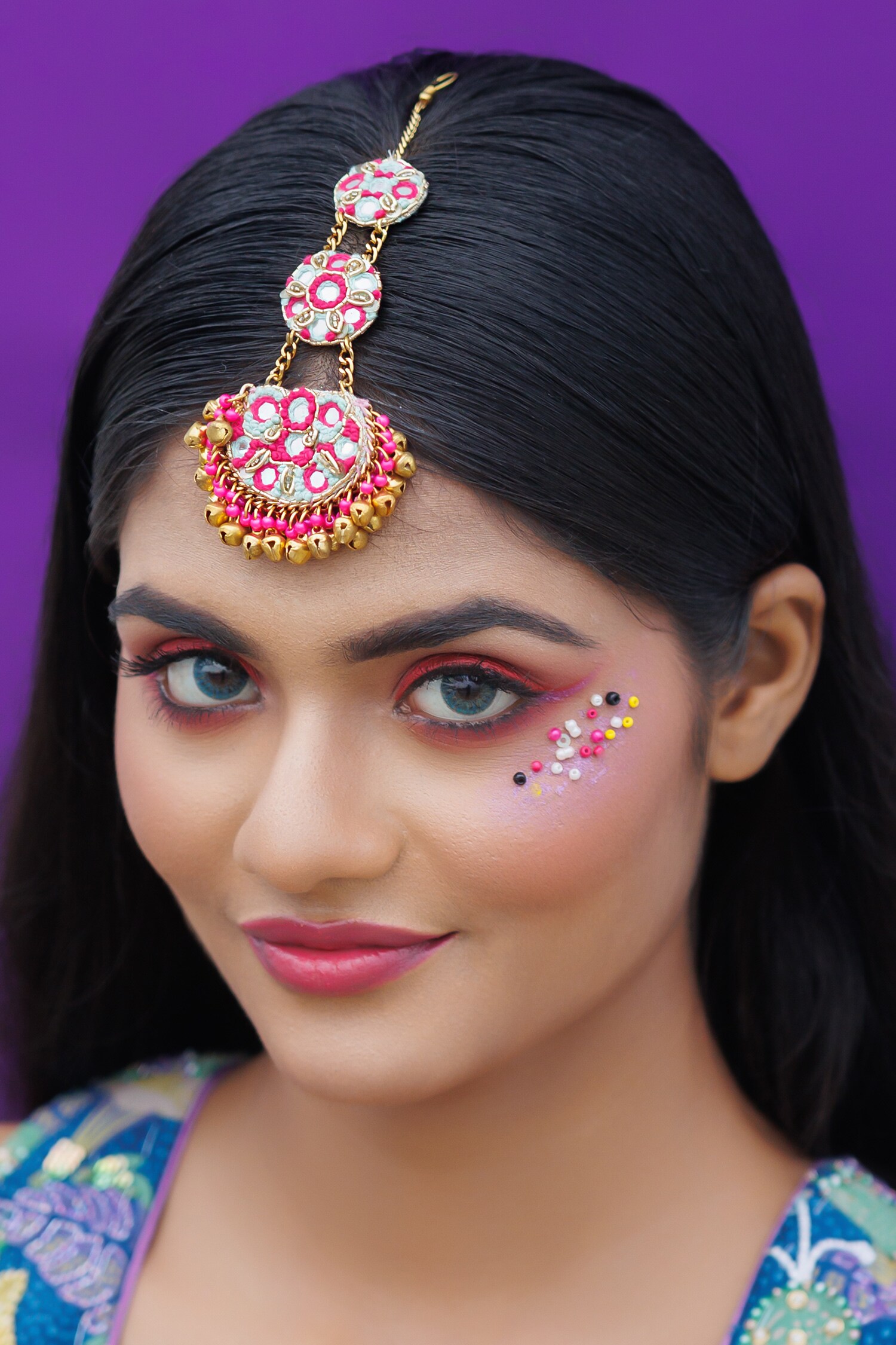 Buy Pink Thread Moti Hand Embroidered Maangtikka by Kanyaadhan By ...