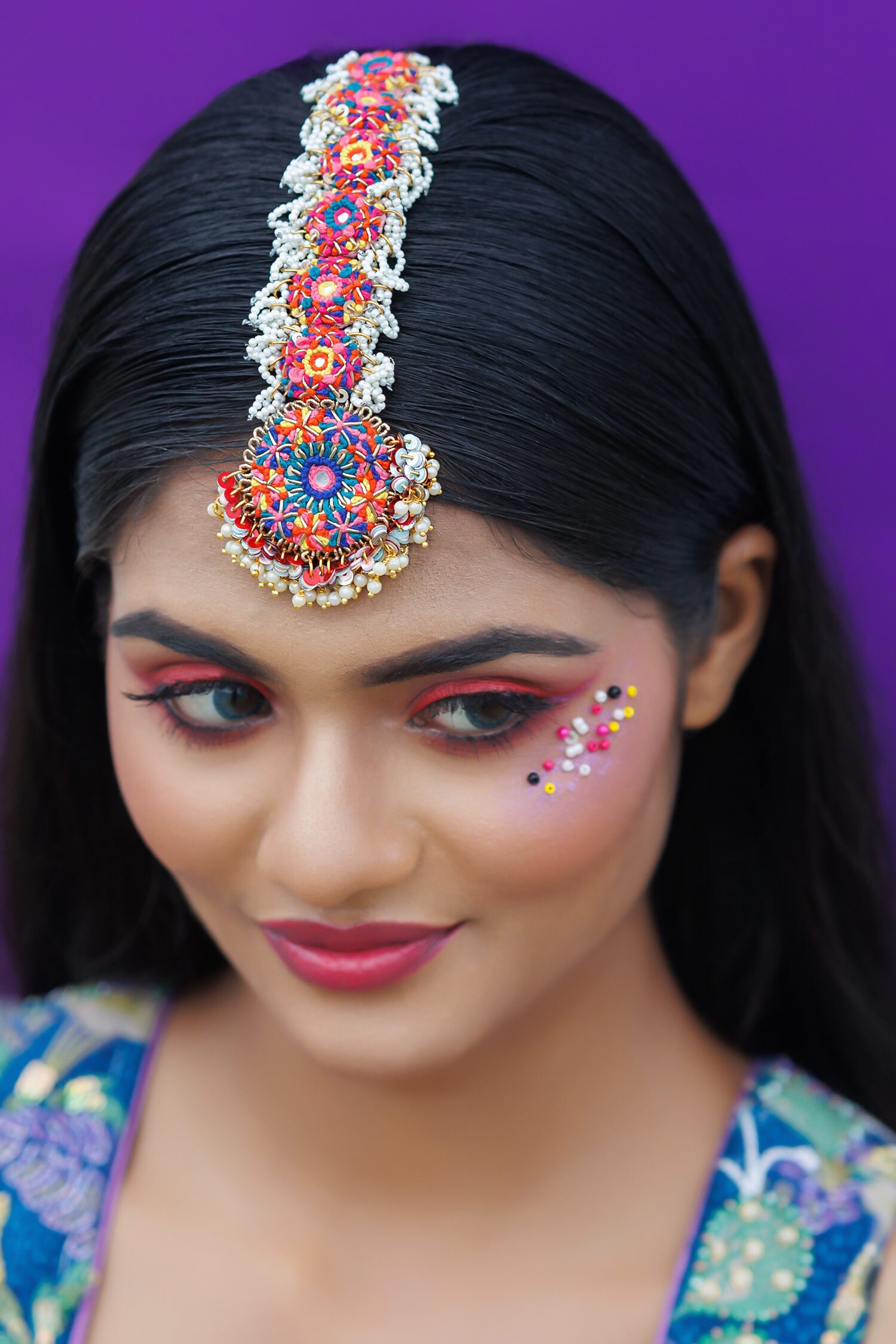 Buy Pink Thread And Moti Hand Embroidered Maangtikka by Kanyaadhan By ...