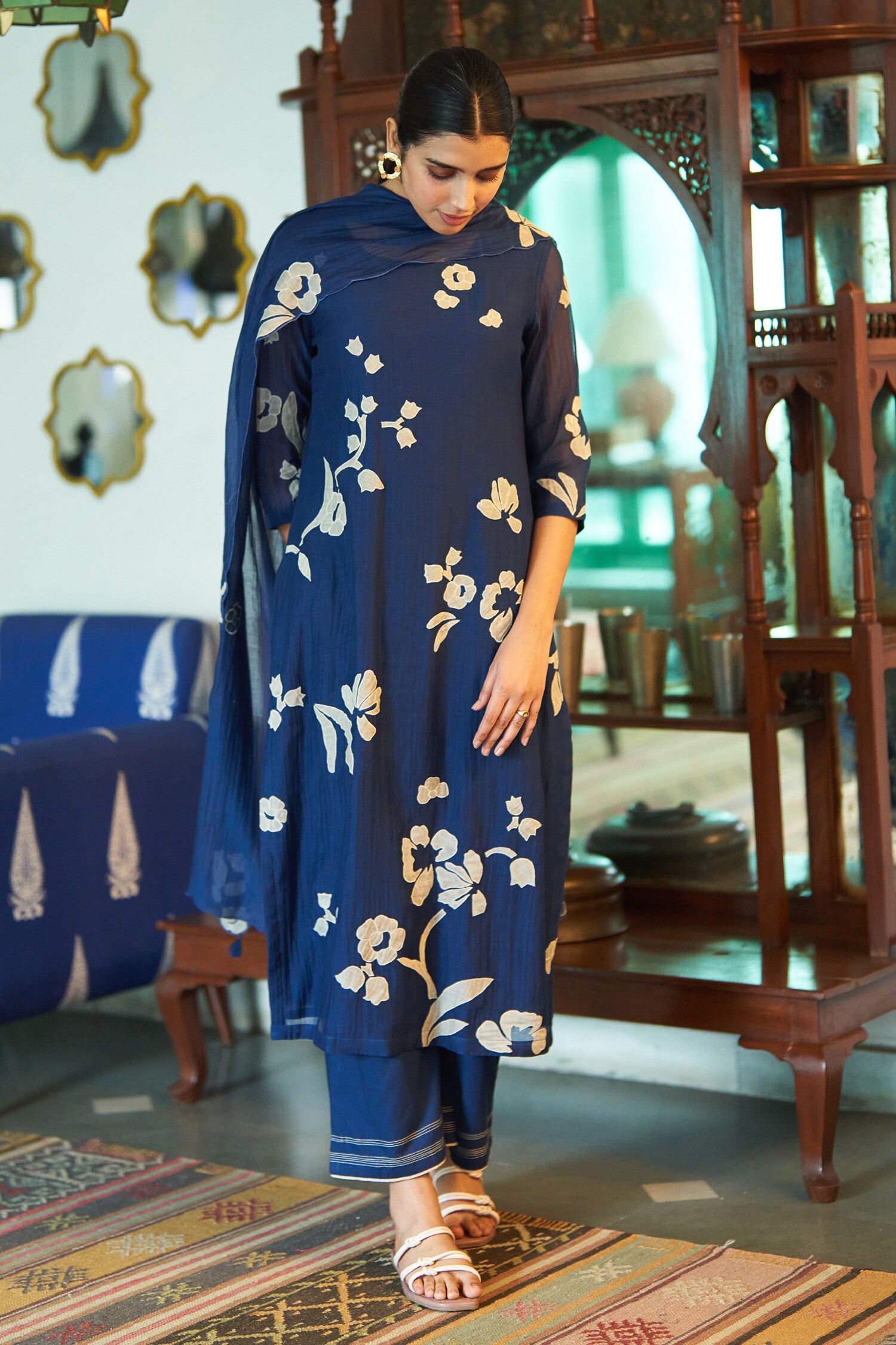 Buy Blue Muslin Cotton Embroidered Floral Applique Work Kurta Pant Set ...