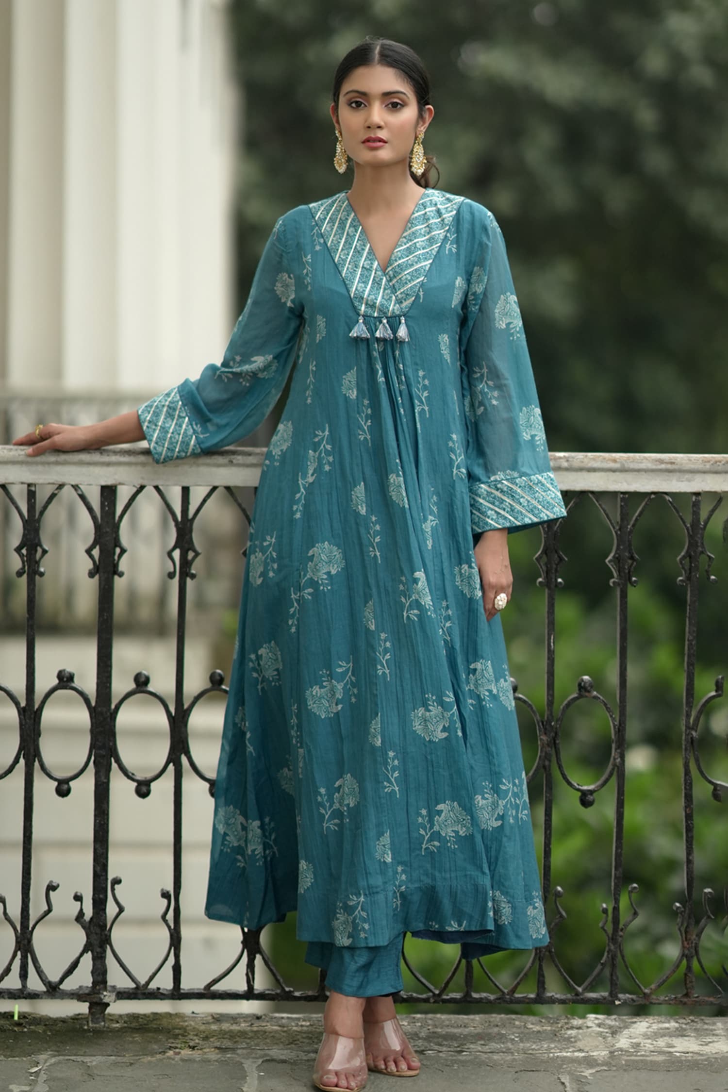 Buy Blue Chanderi Print Floral V Neck Kurta With Pant For Women by ...