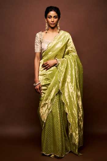 Buy Green Tissue Floret Sweetheart Neck Ishara Motif Saree Set For ...