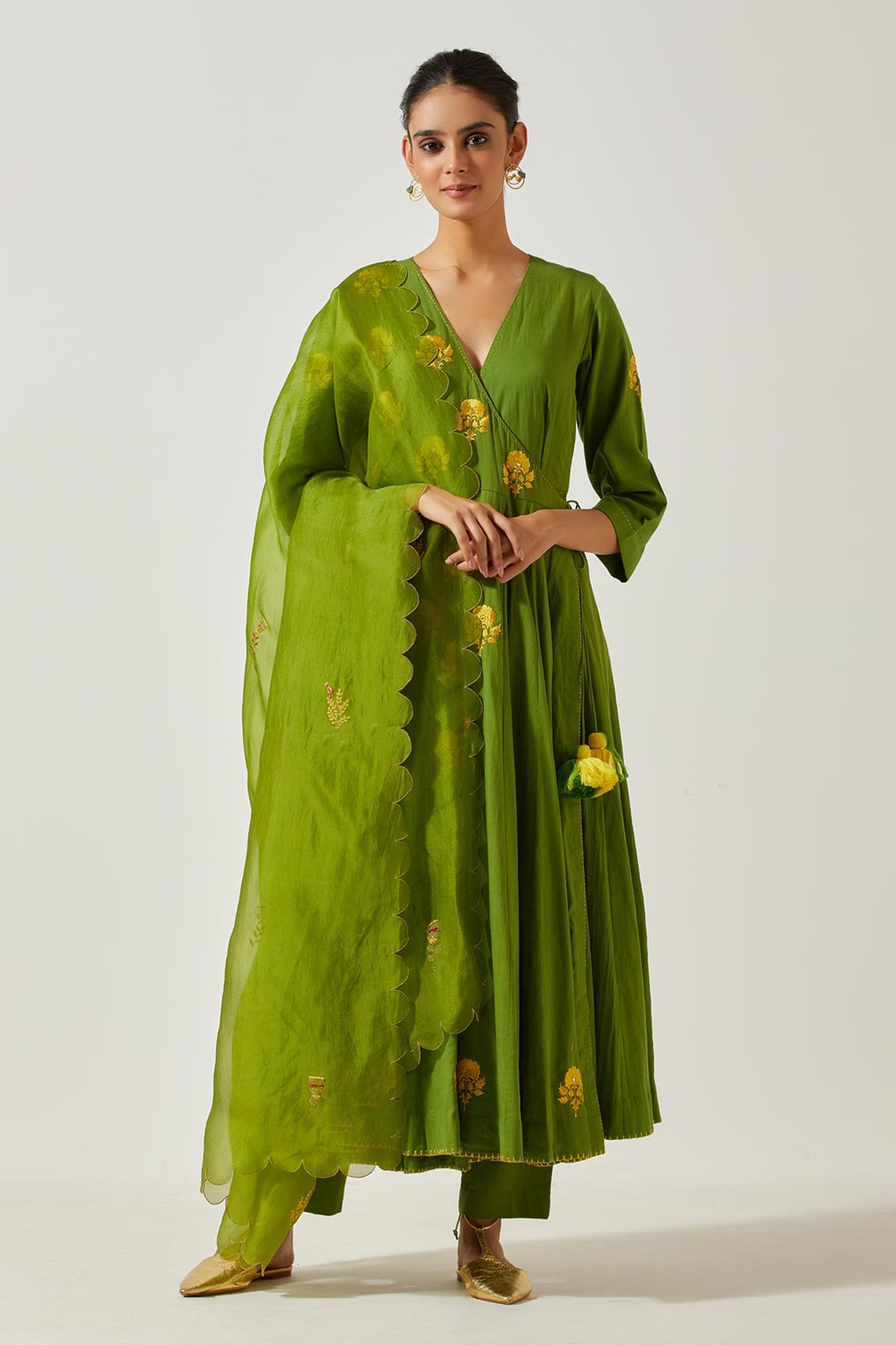Buy Green Cotton Mal Embroidery Floral V Neck Resham Butti Anarkali ...