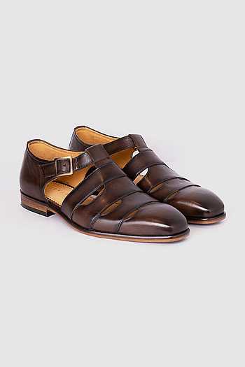 Buy Brown Plain Sultan Multi-strap Sandals For Men by Nauvab Online at ...