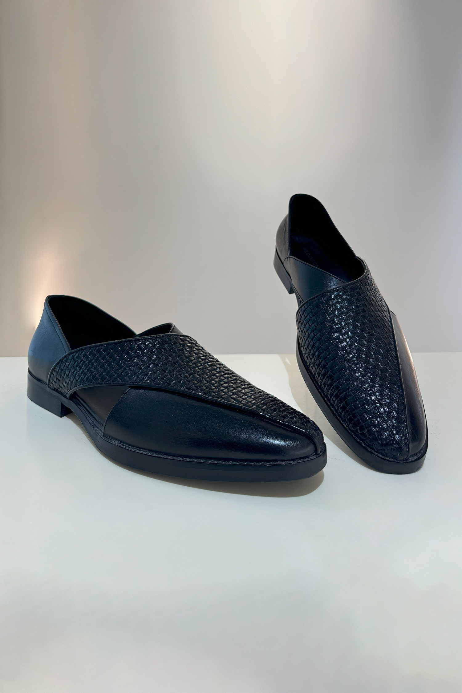 Buy Black Textured Romero Cross Peshawari Sandals For Men by Hilo ...