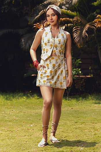 Buy Yellow Kala Cotton Embroidered Floral V Neck Florence Vest For ...