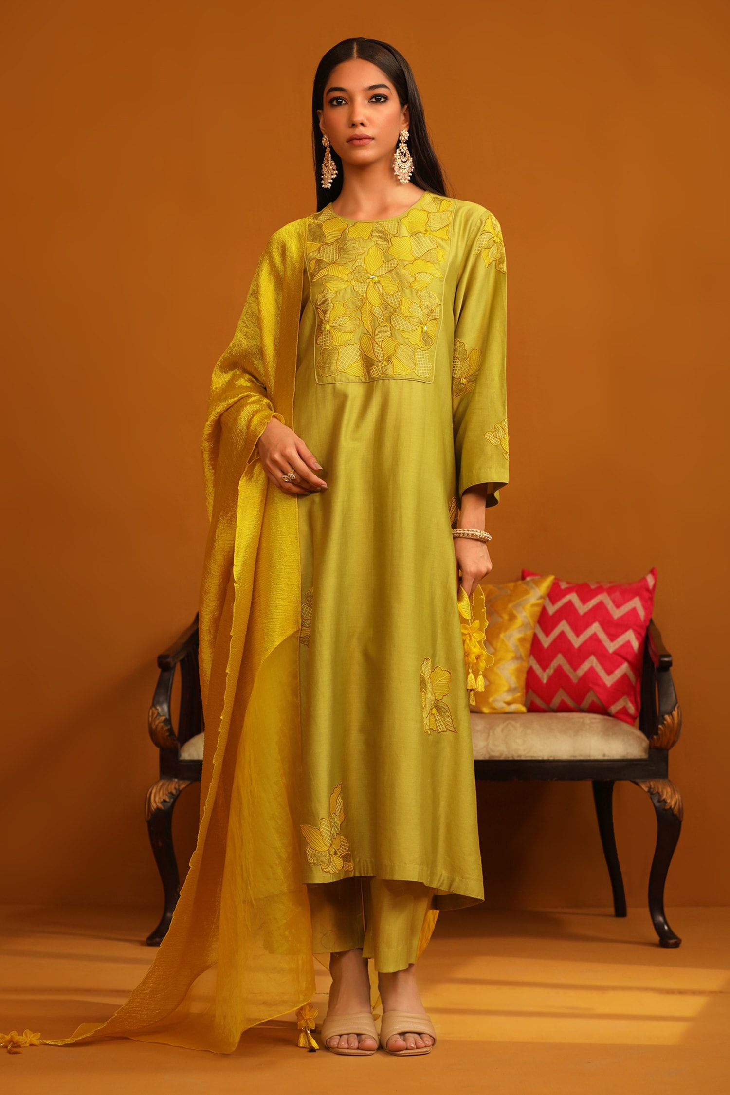 Buy Green Kurta And Trouser Cotton Satin Applique Floral Nafeesa Flower ...