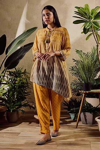 Buy Yellow Cotton Silk Print Geometric Round Collar Two Tone Tunic With ...