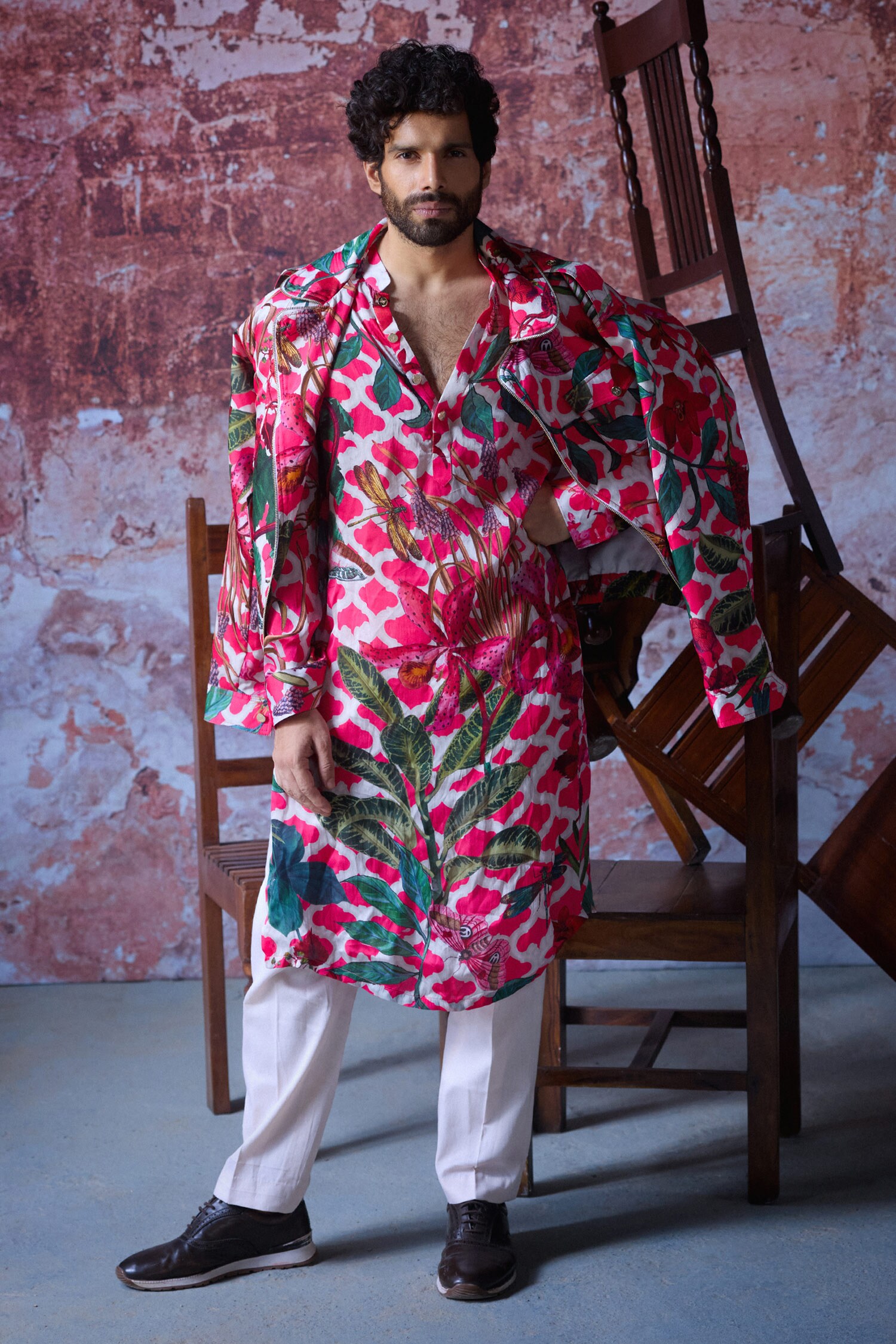 Buy Pink Satin Organza Print Gardenia Apurva Kurta With Pant For Men by ...