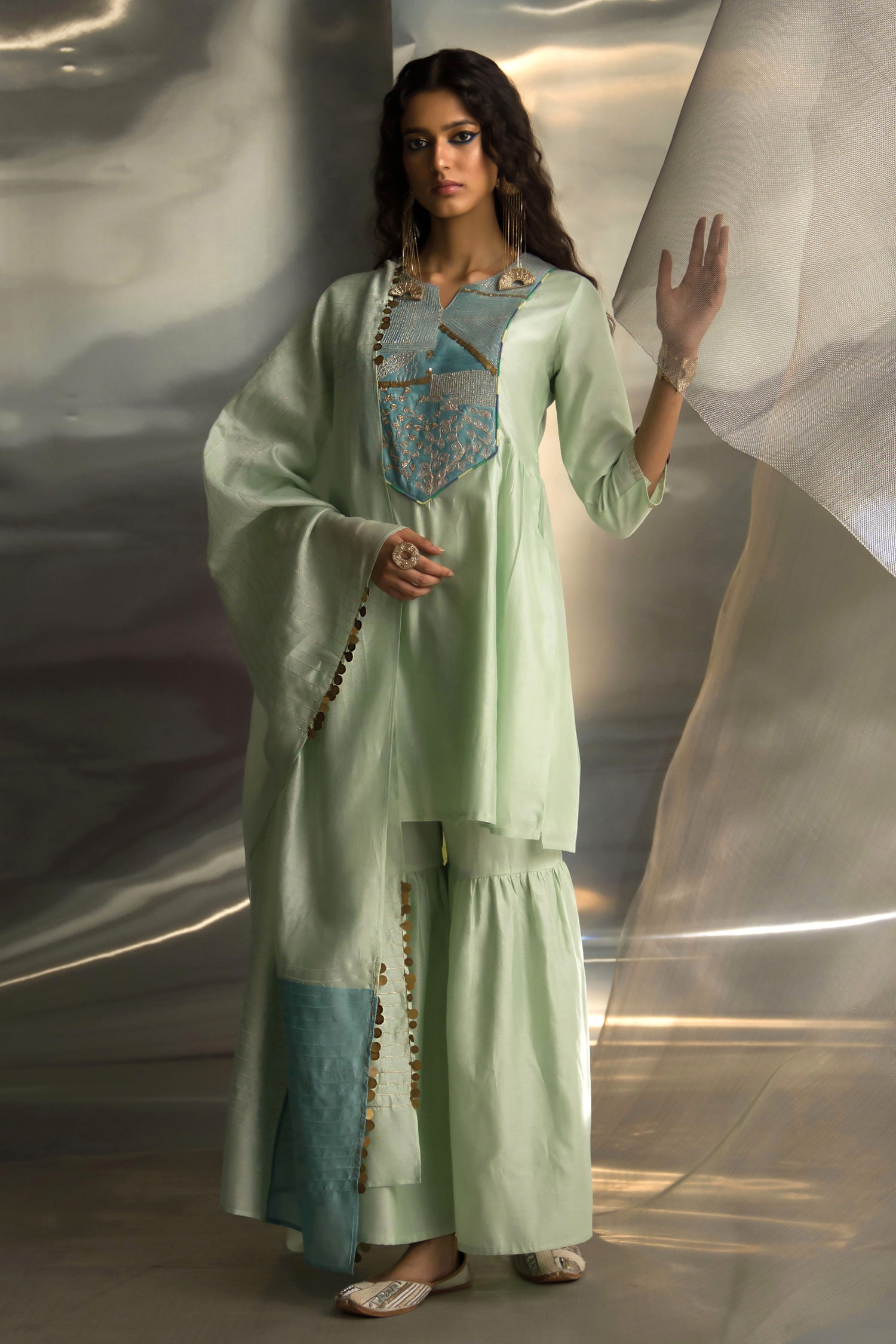 Buy Green Kurta And Dupatta Chanderi Embroidered Zari Notched Bodice ...