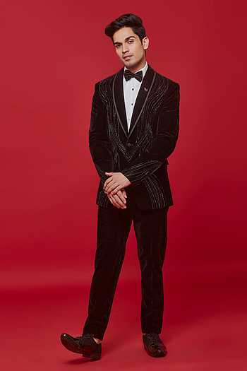 Buy Black Velvet Embellished Bead Wave Tuxedo Set For Men by Sven suits ...