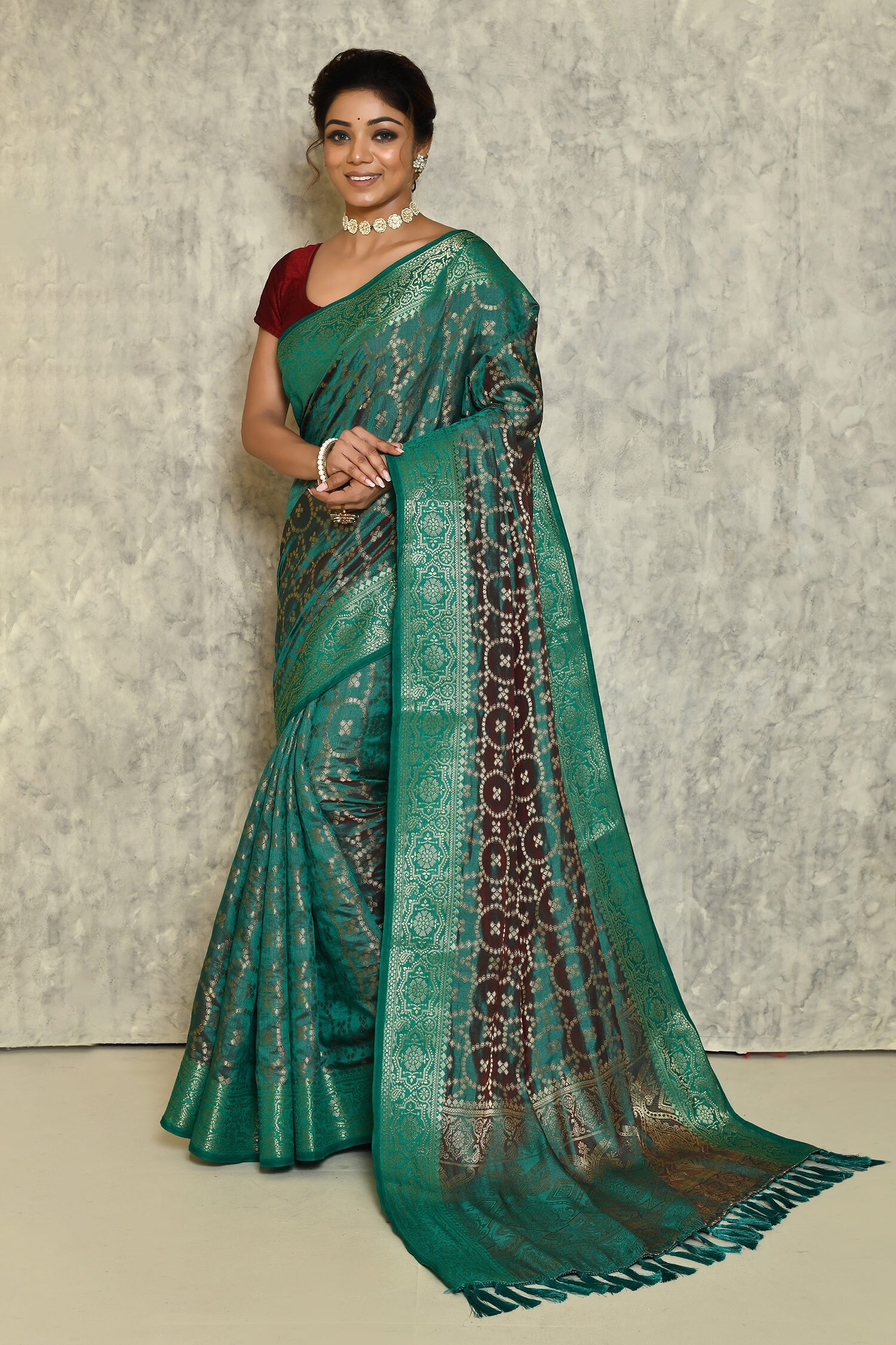 Buy Naintara Bajaj Green Silk Woven Geometric Pattern Saree Online ... Buy Naintara Bajaj Green Silk Woven Geometric Pattern Saree Online ...