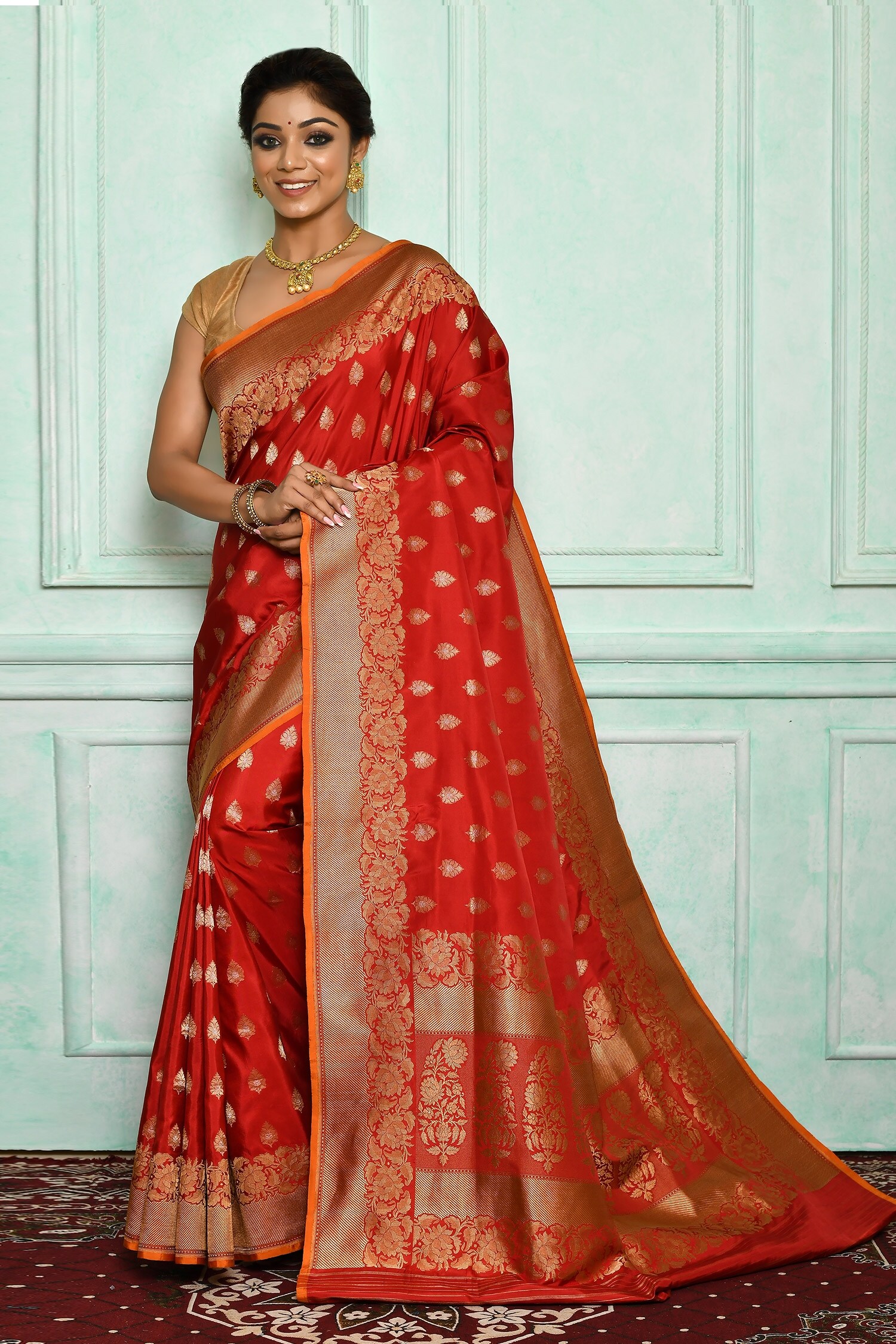 Buy Pinki Sinha Red Handwoven Banarasi Silk Saree Online | Aza Fashions