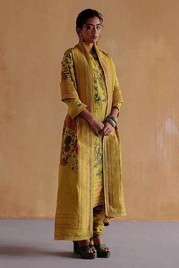 Buy Archana Jaju Green Handwoven Kanchi Silk Floral Hand Painted Kurta ...