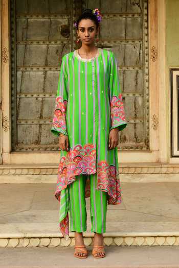 Buy Swati Vijaivargie Green Silk Juhi Asymmetrical Kurta Online | Aza ...
