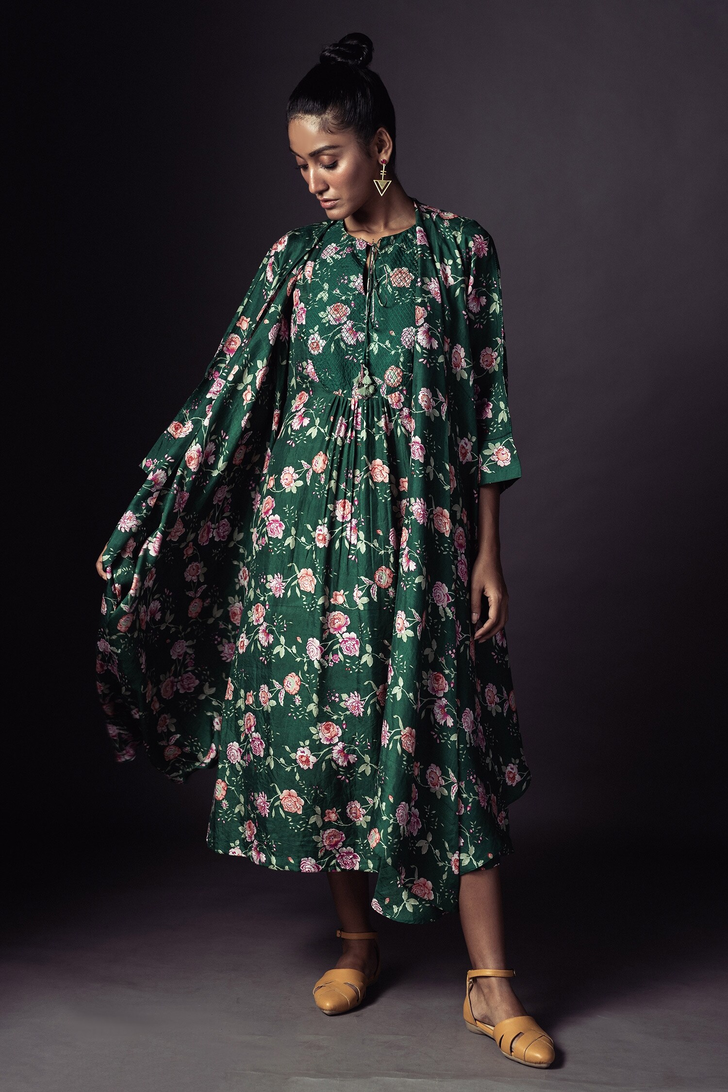 Buy Arte-Alter Emerald Green Handwoven Mulberry Silk - Silk Orna Floral ...