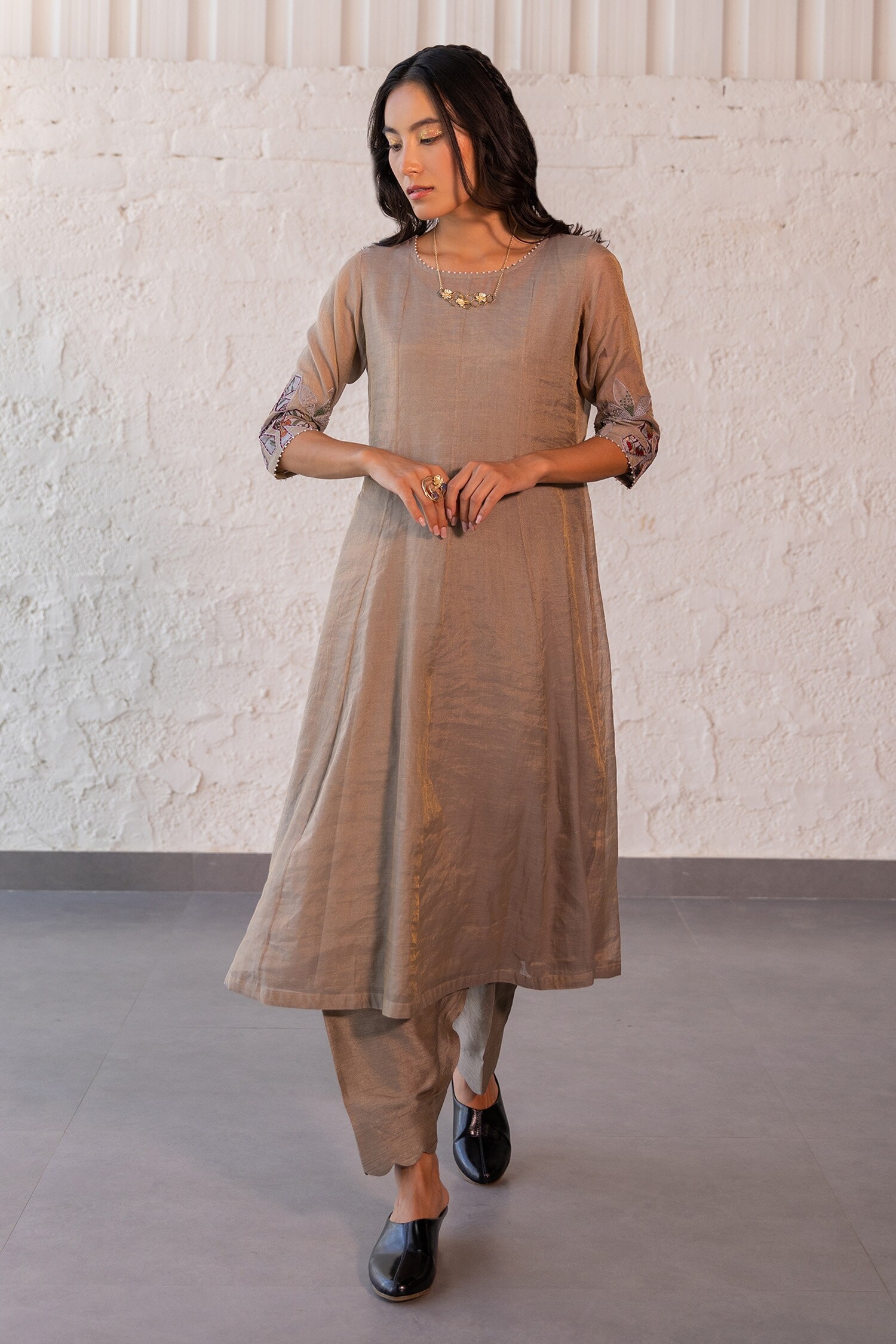 Buy Grey Kurta: Chanderi Tissue Embroidery Avisa Sleeved And Pant Set ...