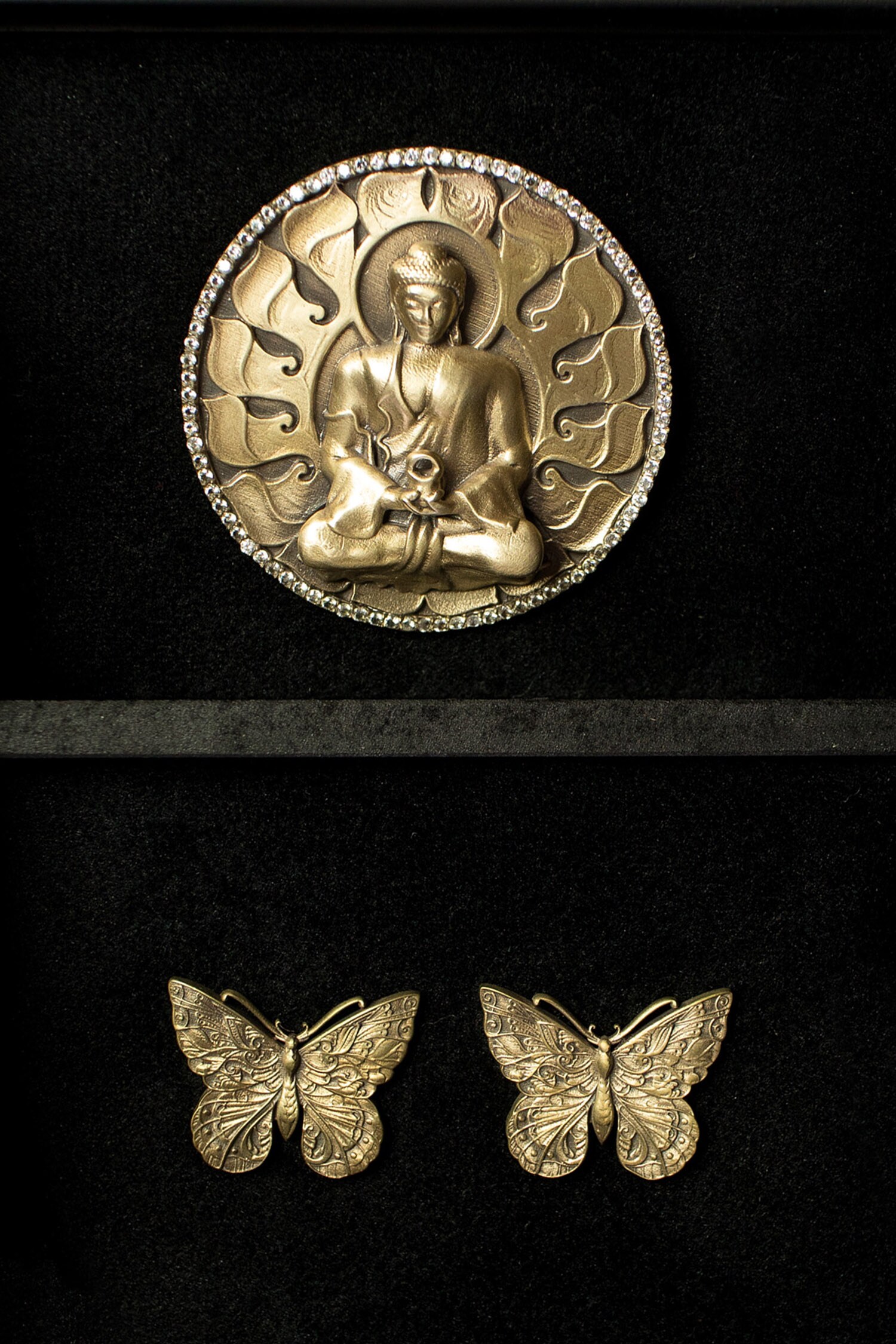 Buy Gold Stone Buddha Brooch And Butterfly Collar Tips Set by Cosa ...