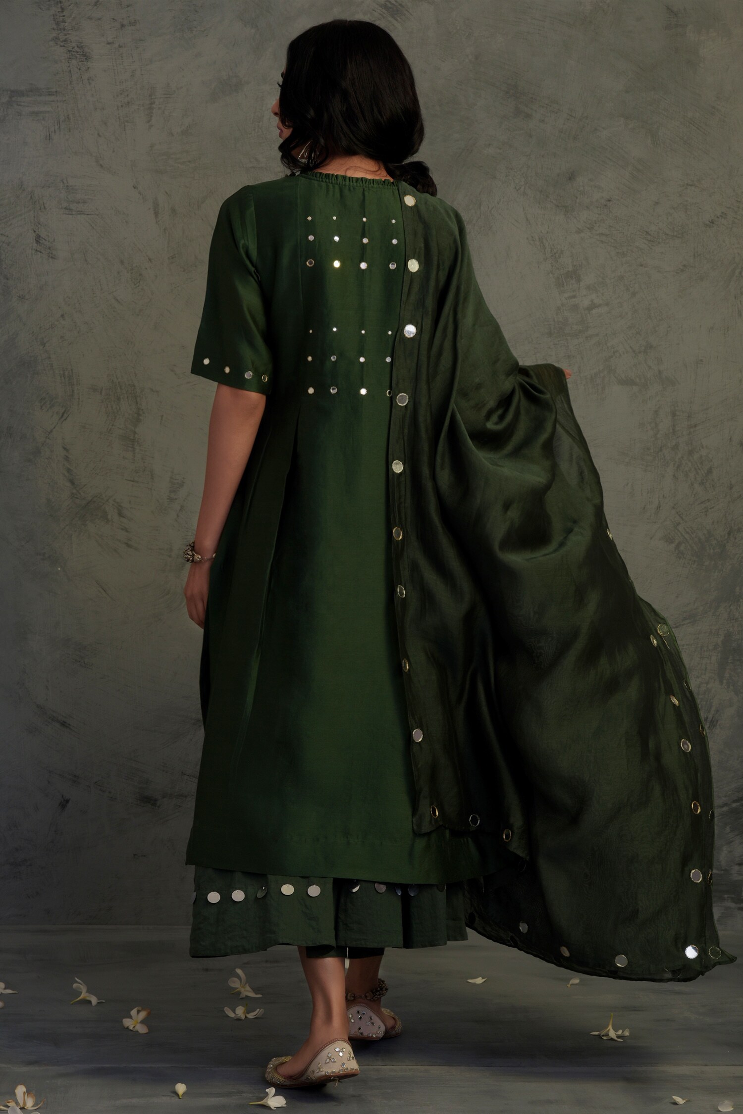 Buy Charkhee Green Chanderi Kurta Set Online | Aza Fashions