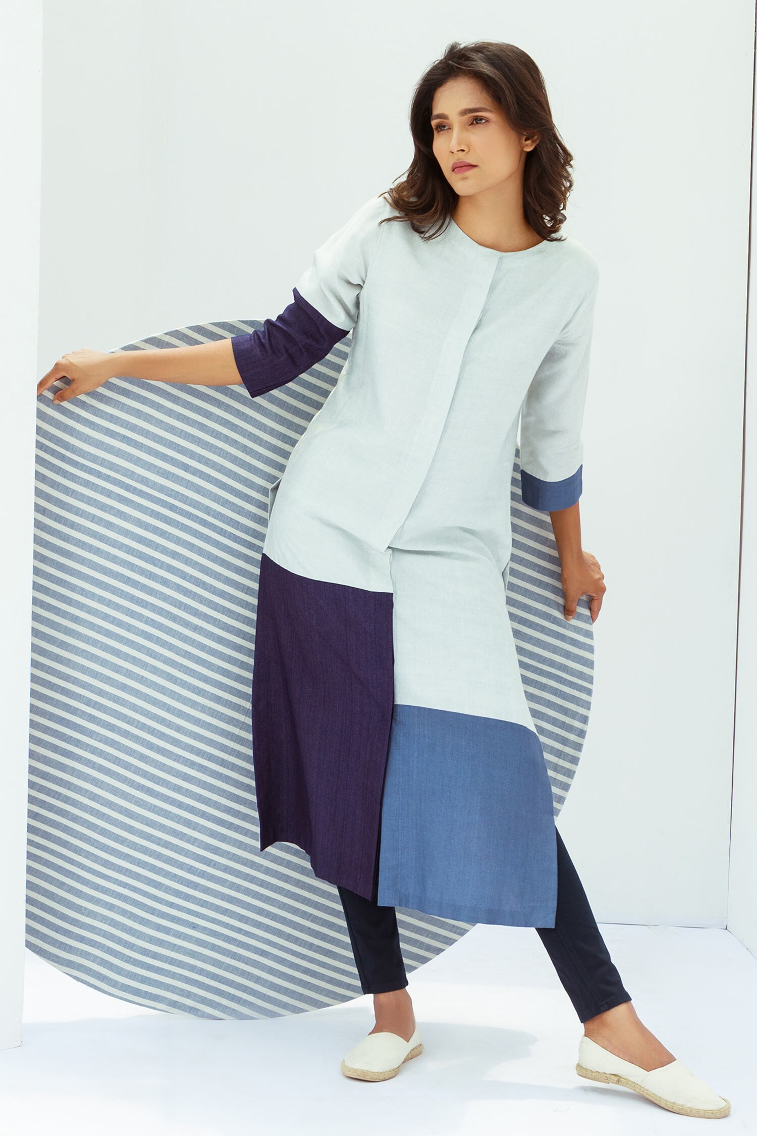 Buy Nesolo Straight Color Block Kurta Online | Aza Fashions