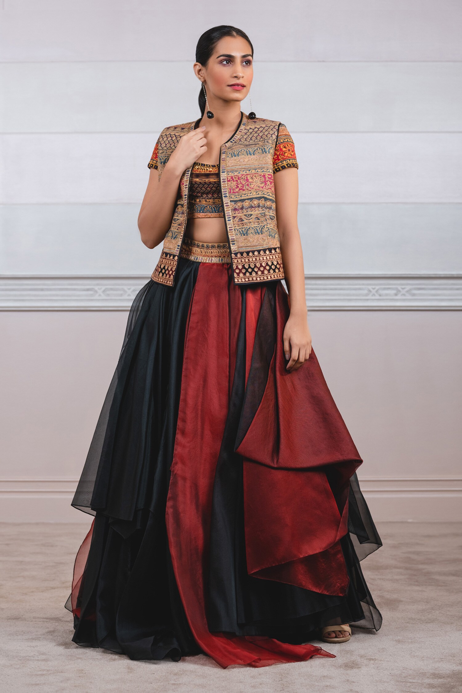 Buy Tarun Tahiliani Black Matka Silk Gilet Online | Aza Fashions