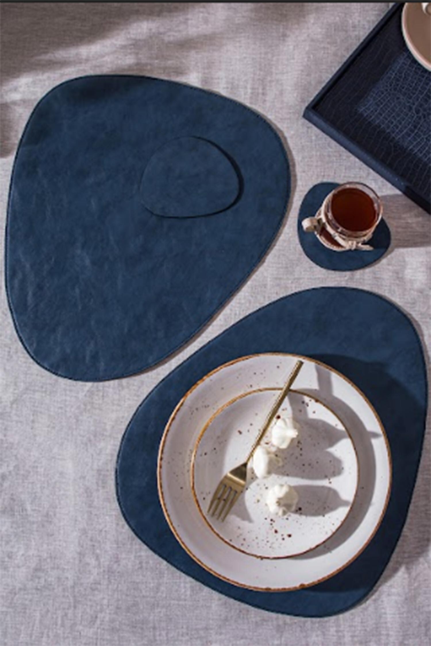 Buy Firefly Pebble Placemat With Coasters (Set of 8) Online | Aza Fashions