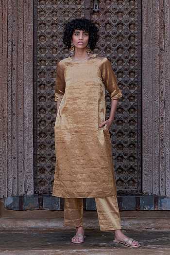 Anavila Gold Zari Nova Set