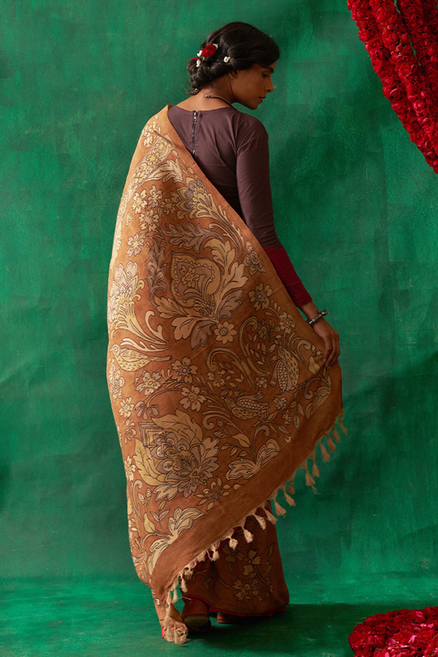 Buy Kasturi Kundal Brown Mukhari Kalamkari Banarasi Silk Saree Online ...