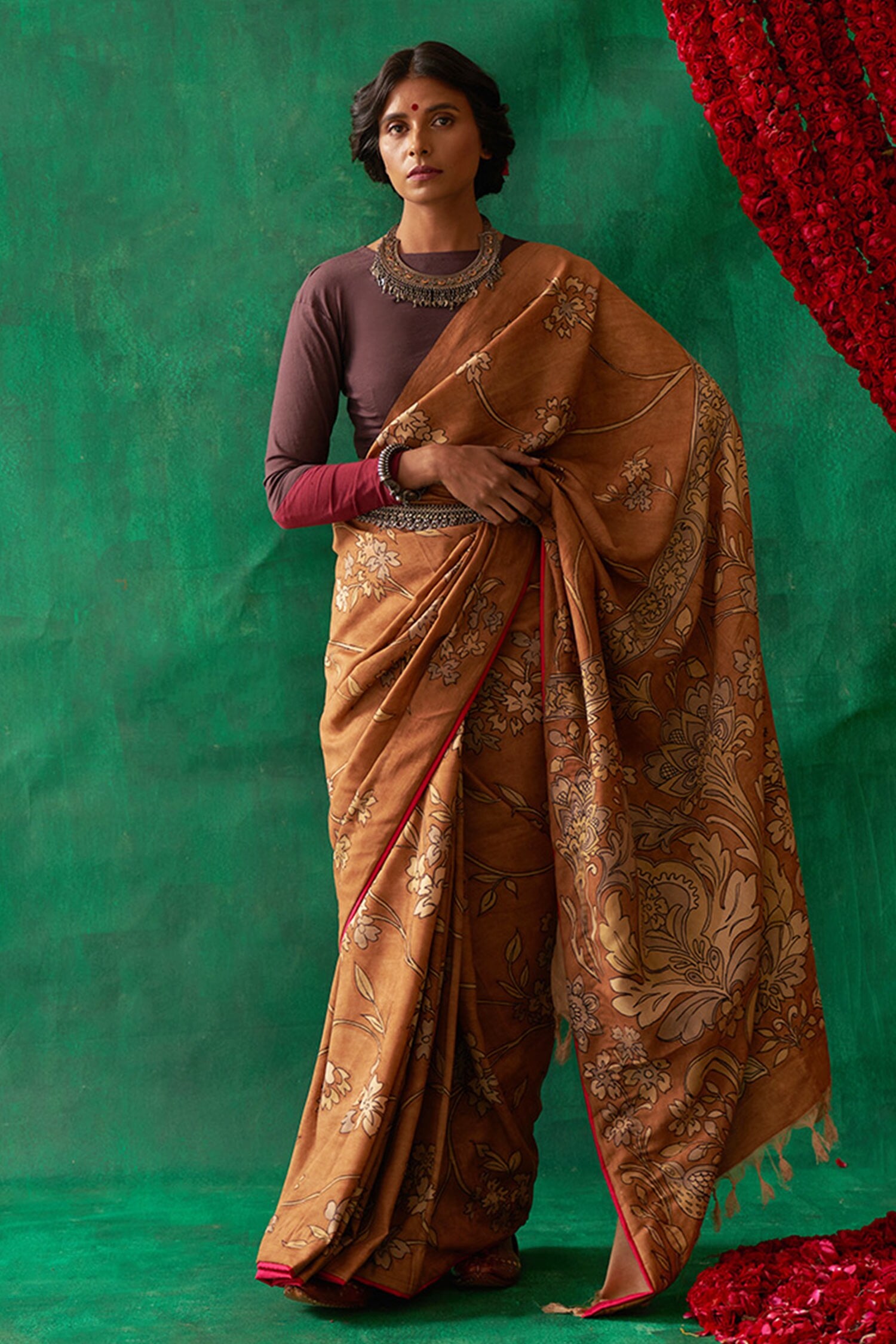 Buy Kasturi Kundal Brown Mukhari Kalamkari Banarasi Silk Saree Online ...