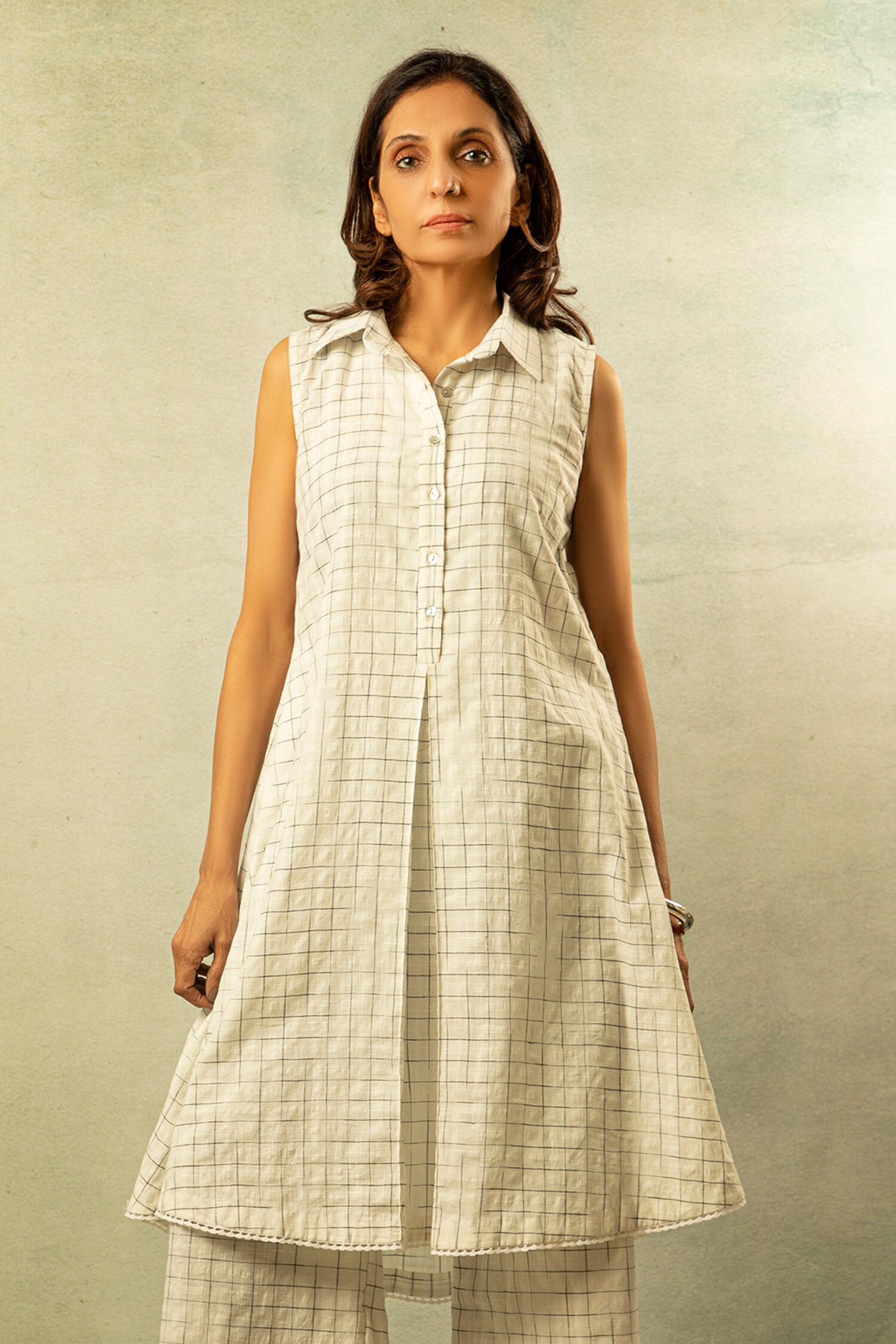 Buy White Handwoven Pure Cotton Muslin Straight Collar Printed Tunic ...