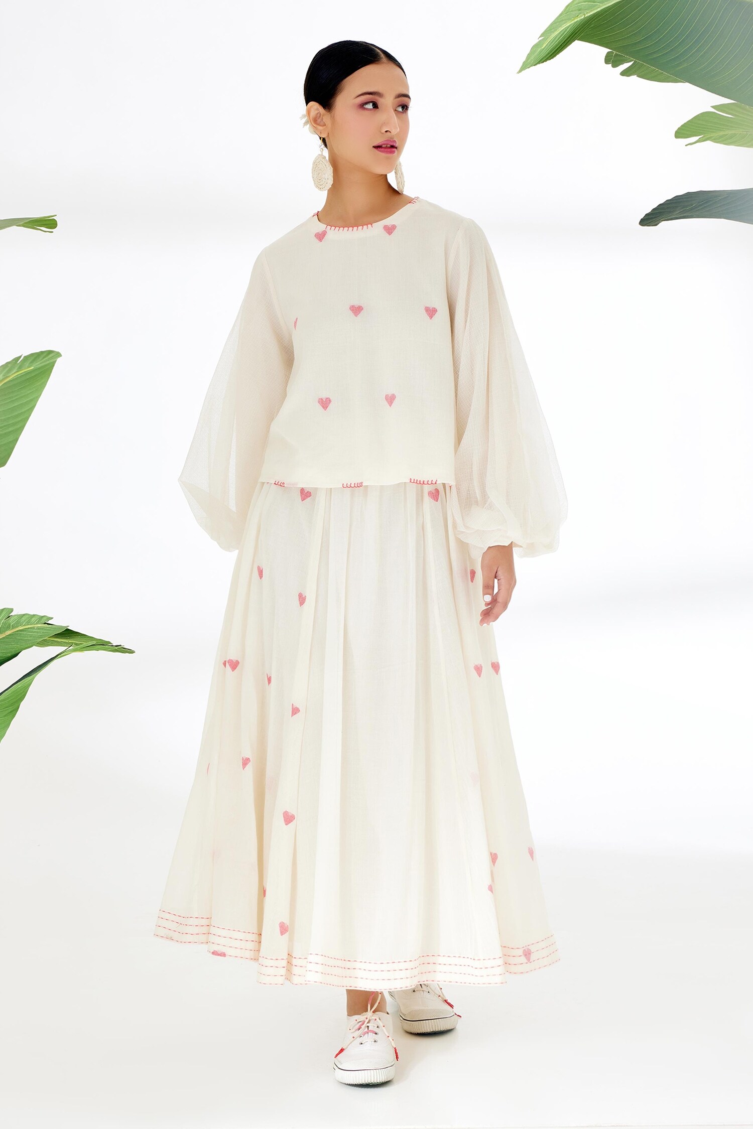 Buy Nikasha Cream Handwoven Jamdani Heart Skirt Online | Aza Fashions