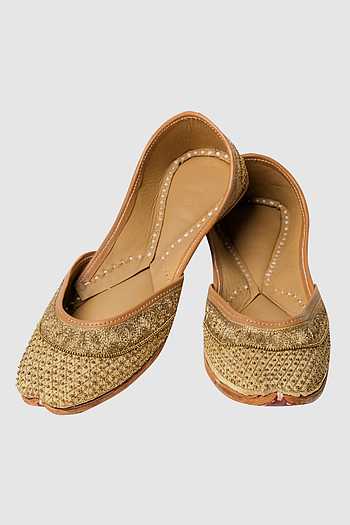 Buy Gold Embroidered Hand Juttis by Feetoes Shoes Online at Aza Fashions.