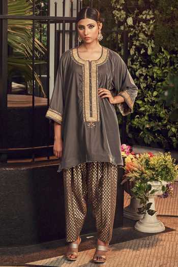 Buy Ranian Grey Velvet Kurta And Salwar Set Online | Aza Fashions