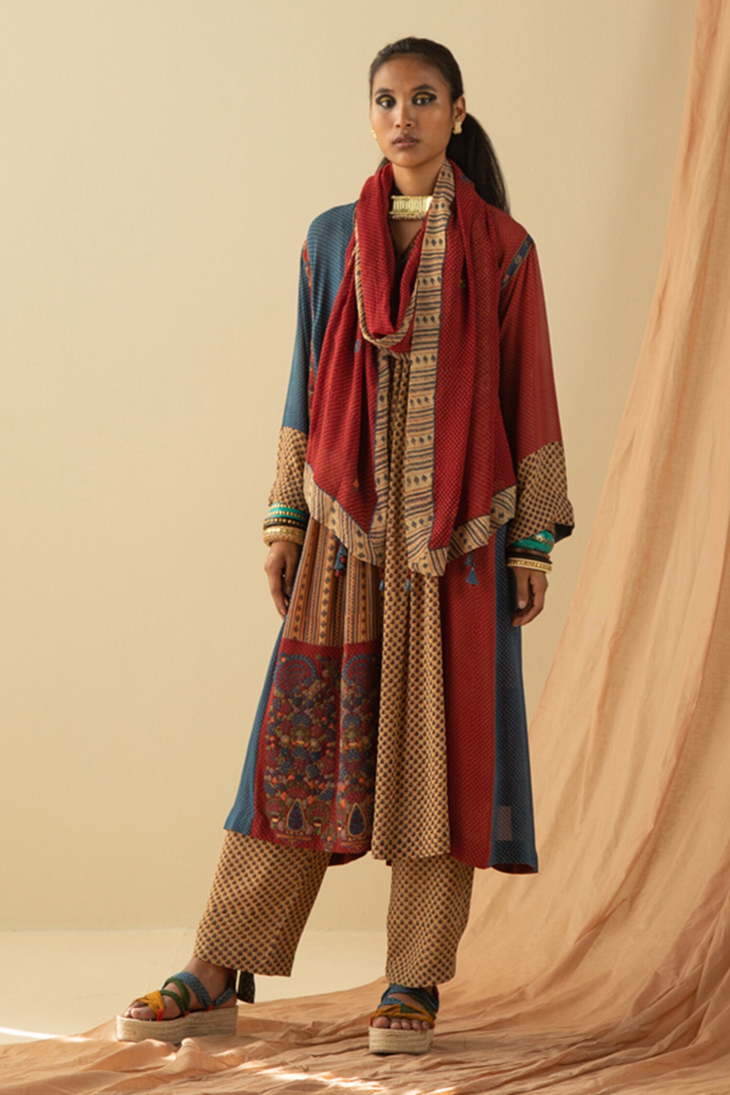 Buy Sunira Designs Beige Silk Georgette Printed Pant Online | Aza Fashions