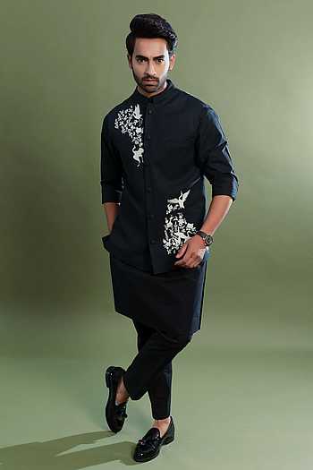 Buy Black 100% Silk Embroidered Bird And Nature Bundi For Men by Taroob ...