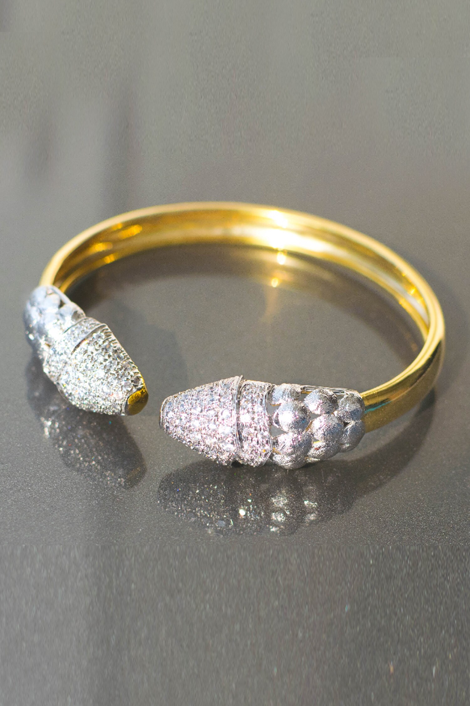 Buy Tsara Crsytal Kada (single Pc) Online | Aza Fashions